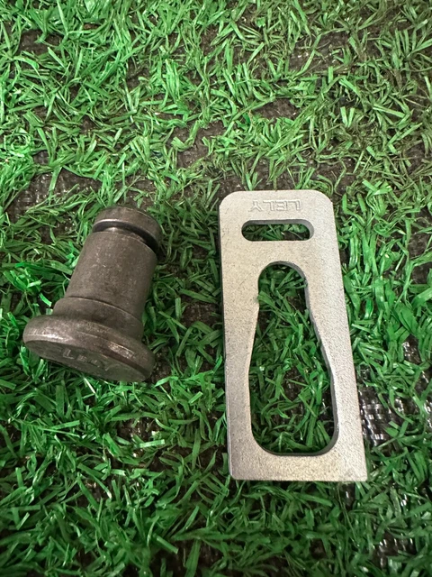 LELY SPLENDIMO MOWER Blade Holder Pin & Clip 4124903890 4124903880 £8. ...