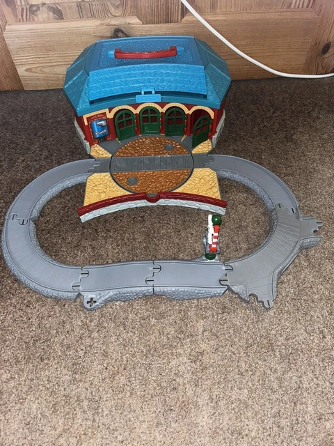 LEARNING CURVE TAKE Along Thomas & Friends Work Play Roundhouse ...
