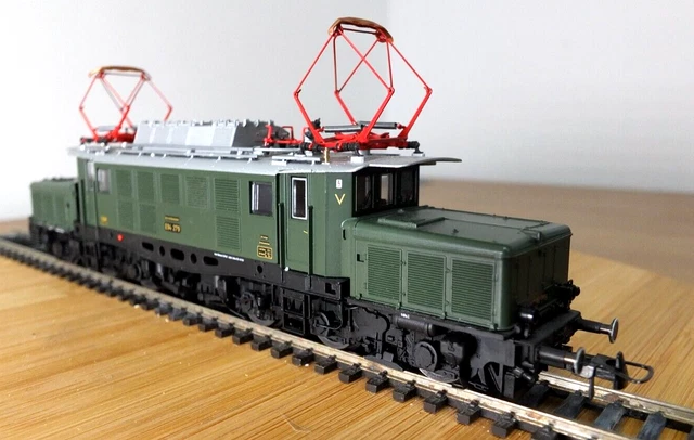 ROCO 43712 HO gauge DB E94 “Krokodil” electric loco in green livery LTD ...