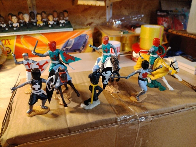 TIMPO KNIGHTS THREE on horseback.Five Mixed Timpo Knights Sold As One ...