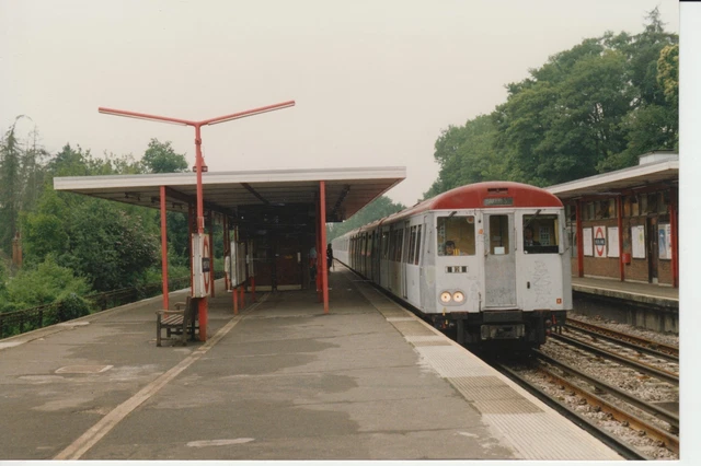 RAILWAY PHOTO LT Metropolitan Line - Moor Park Station 8/7/89 08:18 to ...