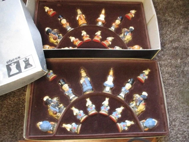 VINTAGE STUDIO ANNE Carlton Hand Painted Alice In Wonderland Chess Set ...