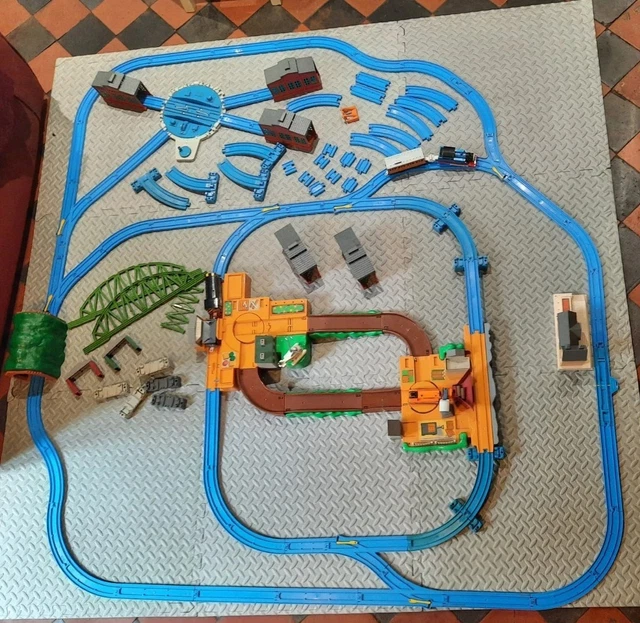 THOMAS THE TANK engine Trackmaster trains+track bundle. Tomy £31.92 ...