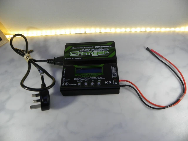 CHARGER DIGITAL MONSTERTRONIC B6AC Dualpower Charger Built-In AC ...