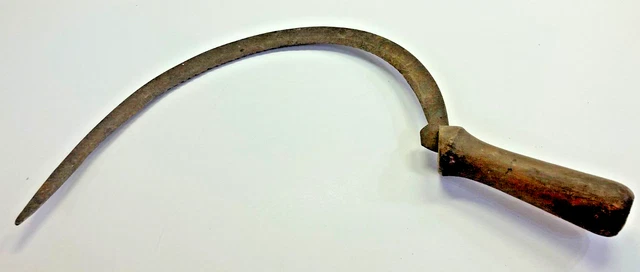 VINTAGE PRIMITIVE SICKLE Barn Farm Tool scythe Wood handle EUR 11,04 ...
