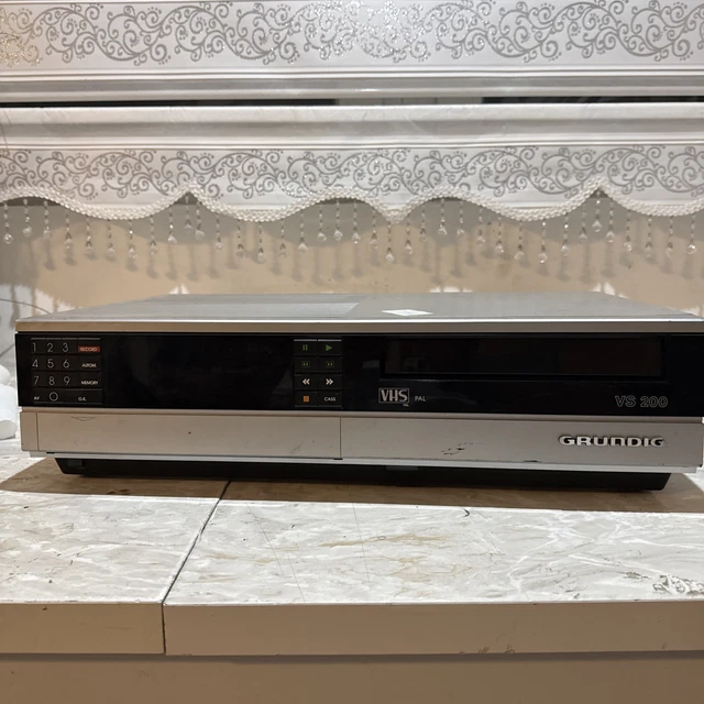 GRUNDIG VS-200 VHS Stereo Videorecorder, vintage, Kassette, retro EUR ...