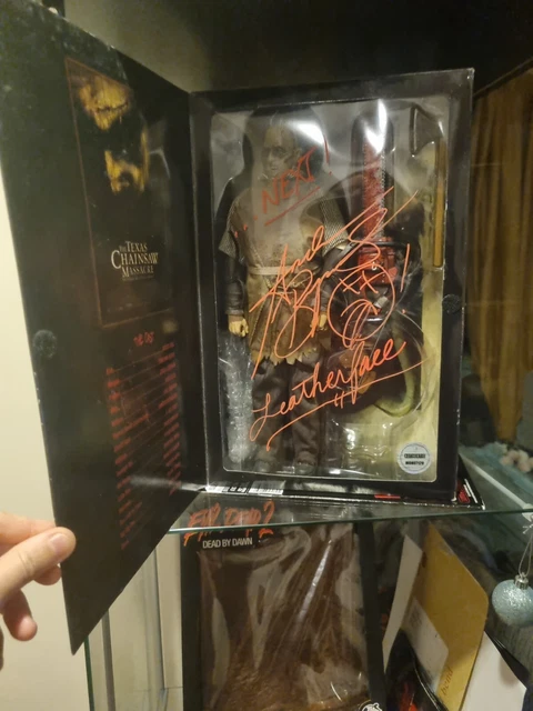 SIDESHOW COLLECTIBLES LEATHERFACE The Texas Chainsaw Massacre Signed £ ...