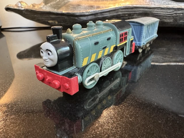 THOMAS THE TANK Engine & Friends Trackmaster MOTORIZED PORTER TRAIN ...