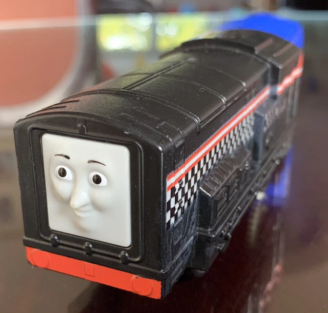 THOMAS & FRIENDS Trackmaster Talking Diesel Motorised Train Engine £8. ...