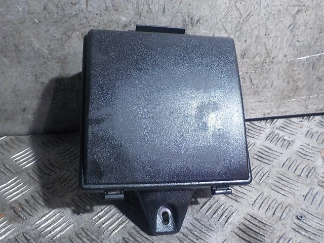 JAGUAR XJ XJL X351 3.0 Diesel 306Dt Gen 1 Fuse Box In Engine Bay 2009 ...