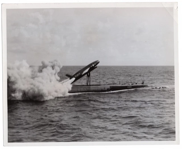 1959 SOUS-MARIN USS Barbero lance le missile Regulus Air Mail à Mayport ...