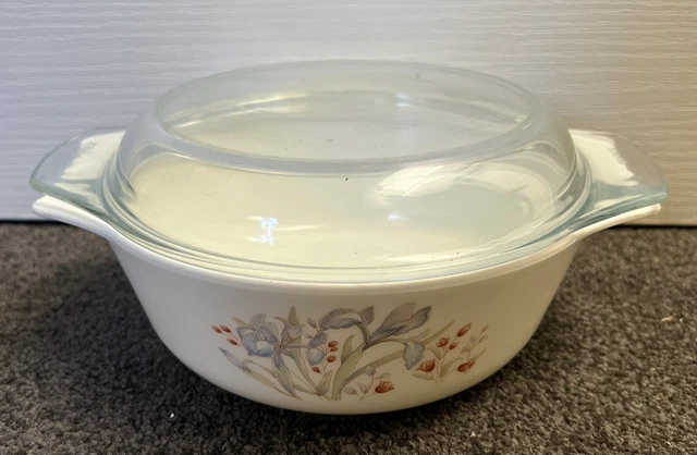 PYREX - ENGLAND Blue Iris Casserole Dish With Lid $24.95 - PicClick AU