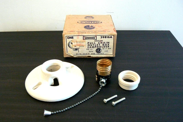NOS VINTAGE LEVITON Porcelain Pull Chain Outlet Box Lampholder 39816A ...