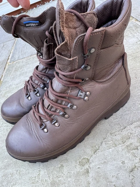 BRITISH ARMY ALTBERG Hiking Boots - Walking Boots - Size UK 11M - #B154 ...