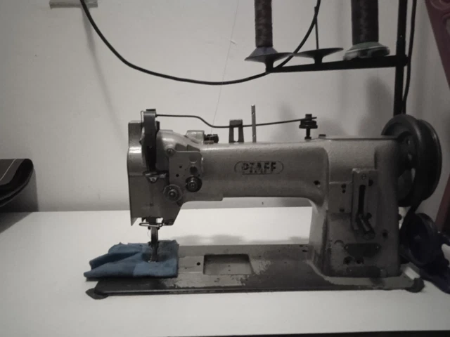 MACCHINA DA CUCIRE industriale usata PFAFF EUR 600,00 - PicClick IT