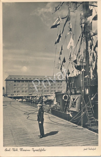 FOTO WW2 MILITARY Marine Barriereschule Kiel (Wik) navy boat school M1 ...