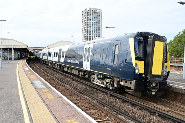 CLASS 458 NO 458416 in south west trains at clapham jn £1.20 - PicClick UK