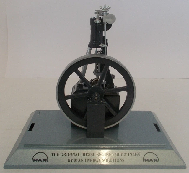CONRAD - ENGINE Static Man Diesel Motor Of 1897 - 1/32 - CON9113/09 ...