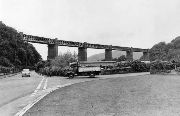 WALNUT TREE VIADUCT a railway viaduct located above the southe- 1968 ...