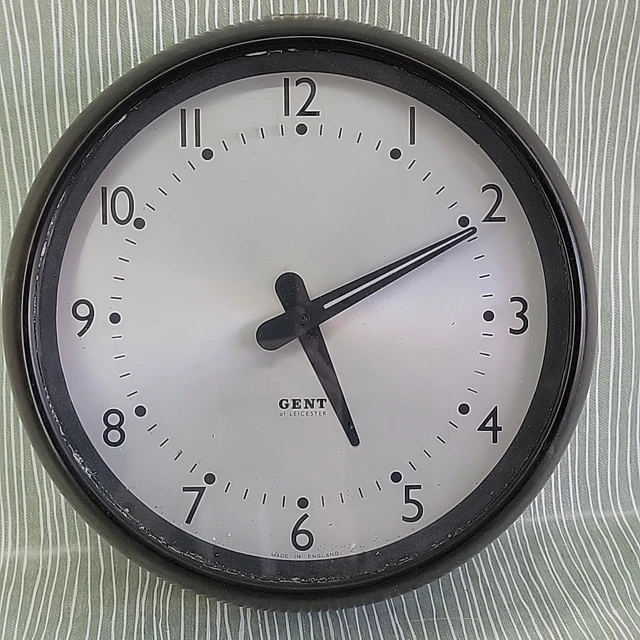 VINTAGE GENTS OF Leicester Bakelite Electric Wall Clock made in England ...