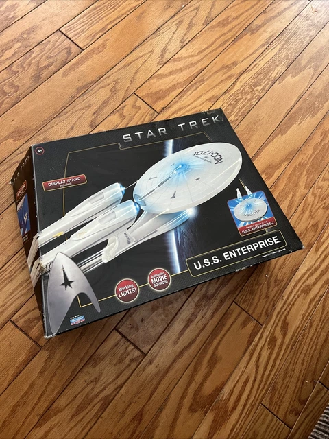 STAR TREK USS Enterprise NCC-1701 Starship w/Capt. Kirk Figure Lights ...