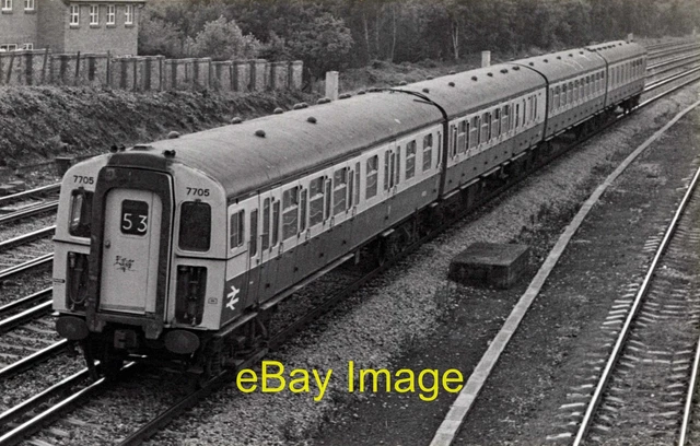 PHOTO RAILWAY 6X4 EMU Class 4VEP 7705 approaches Woking 14/9/1986 £2.00 ...