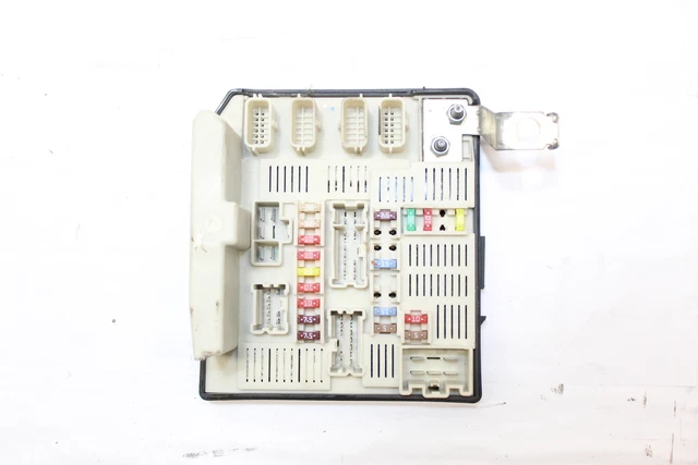 2007 RENAULT MEGANE 1.5L Engine Bay Fuse Box 8200481 866 £15.99 ...