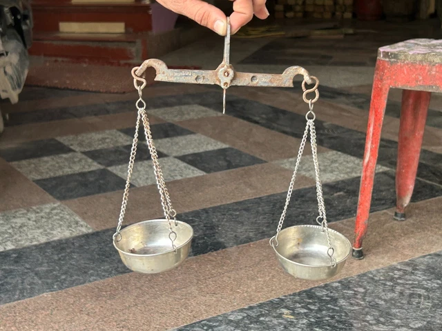 RARE VINTAGE OLD Iron Weight Measurement Arm Balance Scale With Hanging ...