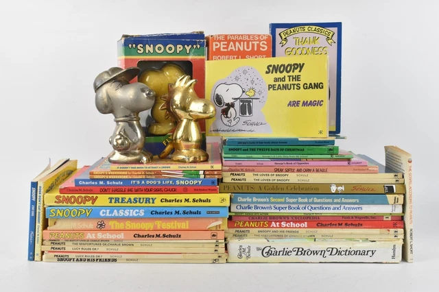 LARGE COLLECTION OF Charlie Brown Snoopy Memorabilia Peanuts Books ...