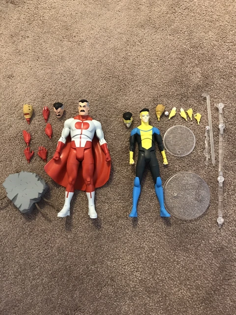 DIAMOND SELECT INVINCIBLE Omni-Man Series 1 Action Figure Lot Image ...