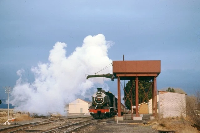 SOUTH AFRICAN RAILWAYS: Train at Schoombee with 15AR's Jorgensen photo ...