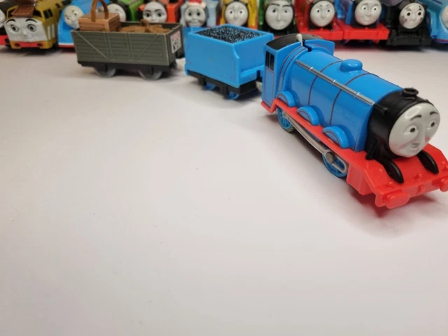 THOMAS AND FRIENDS TrackMaster Motorized Gordon With Tender And ...