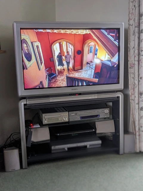 TOSHIBA 36ZP18Q 36 inch CRT TV plus Stand £0.99 - PicClick UK