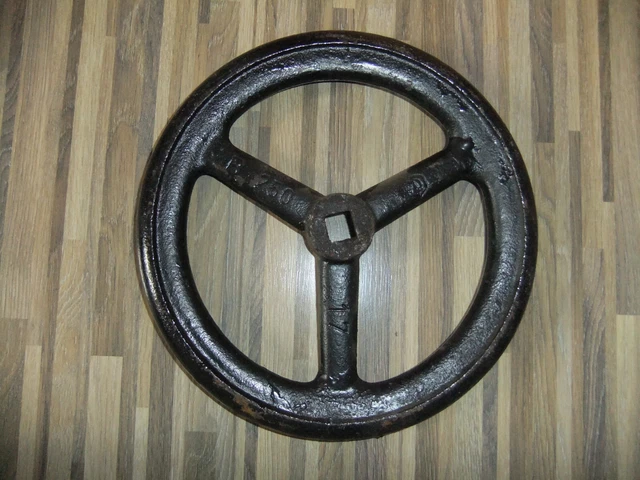 ALTES HANDRAD DREHRAD Maschinenrad Metall massiv Deko 25 cm EUR 14,99 ...