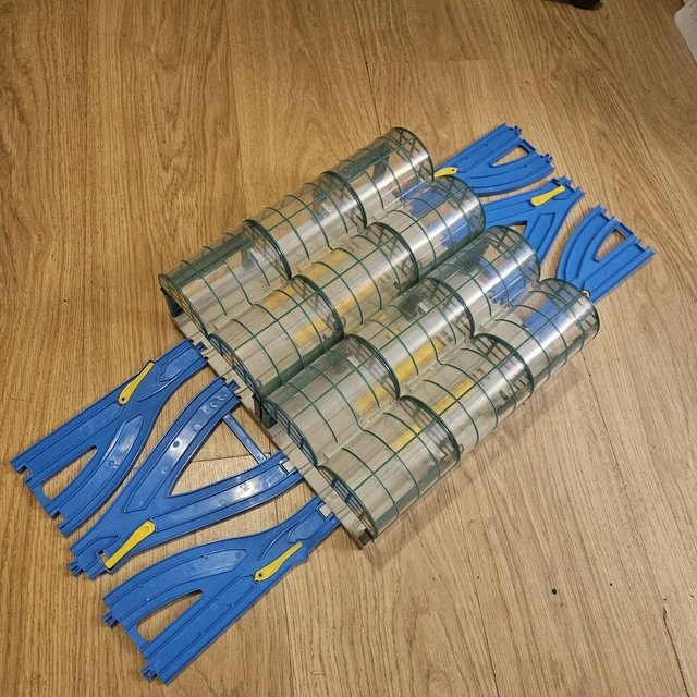 TOMY TRACKMASTER THOMAS the tank engine train set knapford station 100% ...