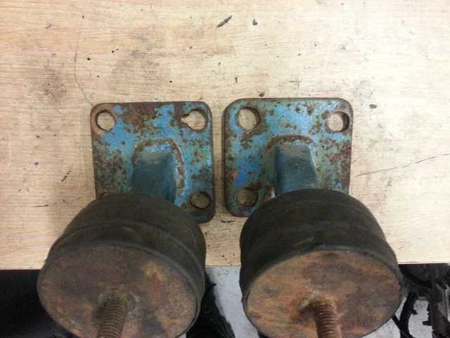 FORD PINTO ENGINE 2 Litre 205 Block Etc Engine Mounts Suitable For ...