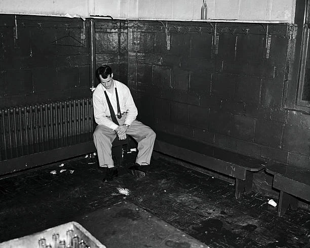 GORDON HOWE SITTING Dejectedly - Gordon Howe of the Detroit Re - 1953 ...