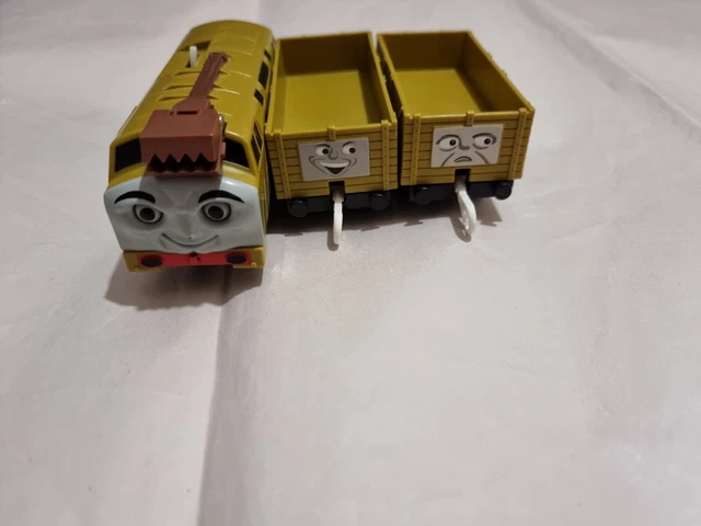THOMAS THE TANK Engine & Friends DIESEL 10 MOTORIZED TRAIN & TRUCKS ...