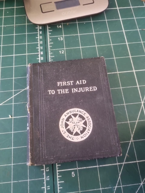 VINTAGE ST JOHNS Ambulance First Aid For The Injured book hardback £0. ...