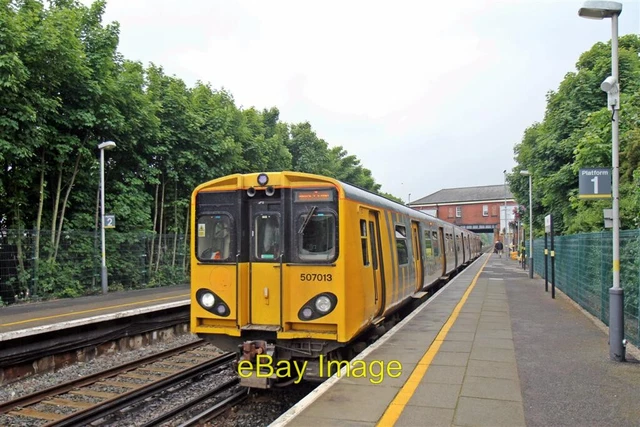 PHOTO 6X4 TO Hunts Cross, Hillside Railway Station Merseyrail unit ...
