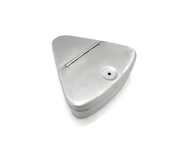 TRIANGULAR TOOL BOX Vintage Bsa,Triumph,Ariel Raw EUR 103,32 - PicClick FR