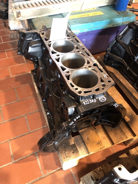 MERCEDES BENZ ENGINE block M102 M 102982 230E measurement £233.25 ...
