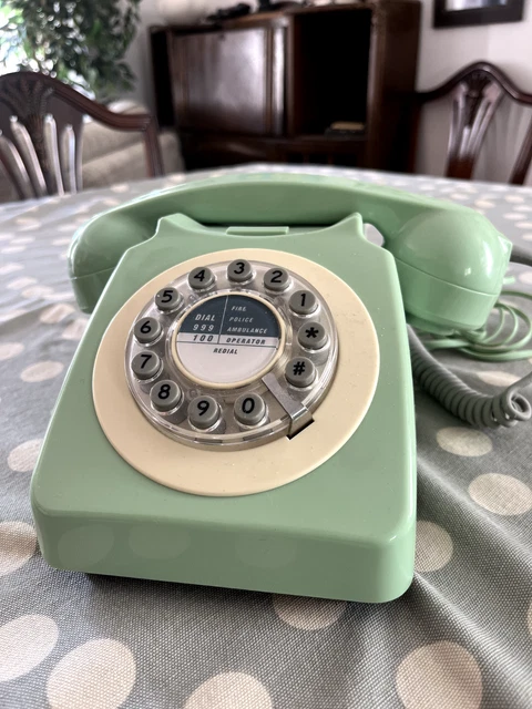 WILD & WOLF #746 Phone. NINETEEN SIXTIES DESIGN CLASSIC. Swedish Green ...