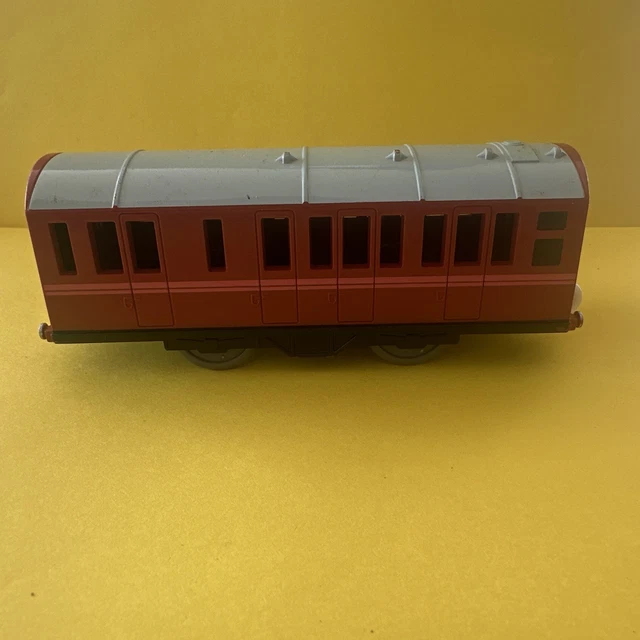 TRACKMASTER THOMAS THE Tank Engine Spencer Carriage Train £14.23 ...