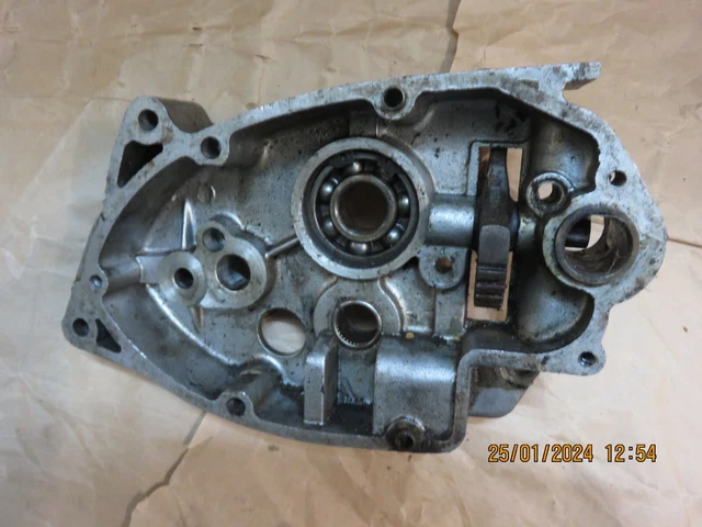 TRIUMPH BONNEVILLE T140E gearbox inner cover assy. £45.00 - PicClick UK