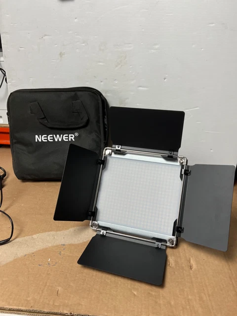 NEEWER LED VIDEO Light Ref: F0524 / 791E £25.00 - PicClick UK