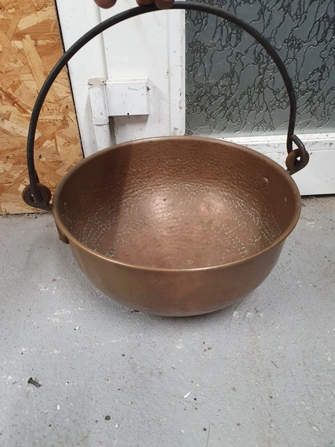 ANCIEN GRAND CHAUDRON en cuivre martelé et poignée en fer forgé. EUR 65 ...