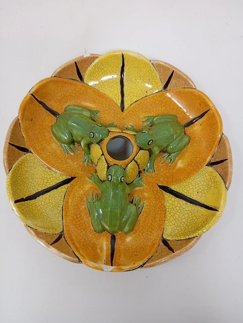ASSIETTE CERAMIQUE DE grenouille sur des nénuphar de J.MARTIN EUR 120 ...