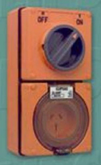 CLIPSAL INDUSTRIAL SWITCHED SOCKET CLI56C416KGY 500V 16A 4-Pin Round ...