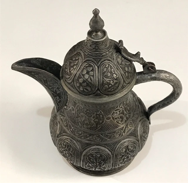 ANCIENNE THÉIÈRE TURQUE avec gravure sur en relief EUR 35,00 - PicClick FR